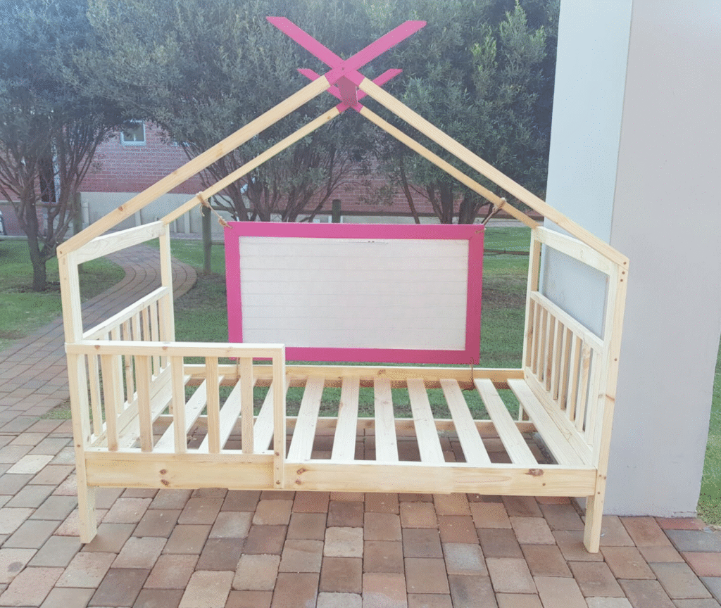 Inverted TeePee Bed | Houtgoeters