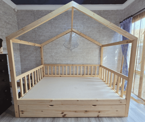 Inverted House Frame Bed | Houtgoeters